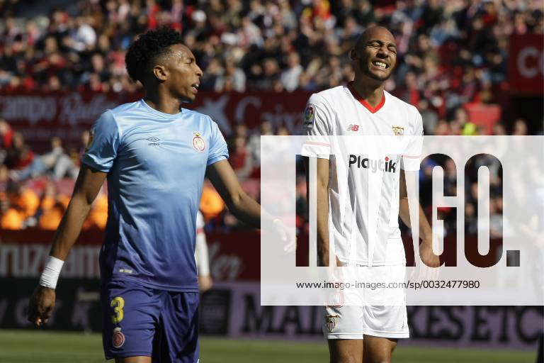 STEVE NZONZI (15 DEL SEVILLA FUTBOL CLUB) SONRIE TRAS FALLAR UN DISPARO ...