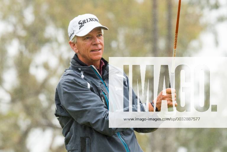 Mar 10, 2018 - Newport Beach, California, U.S. - LARRY MIZE makes a tee ...