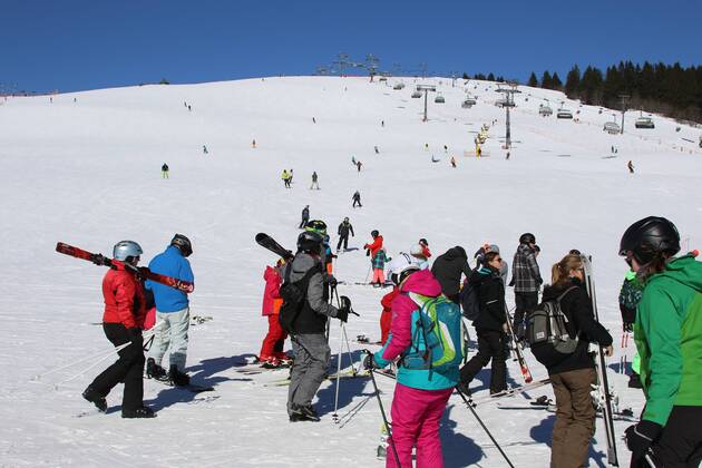 Winter sports on the Feldberg in postcard weather Thousands of skiers ...
