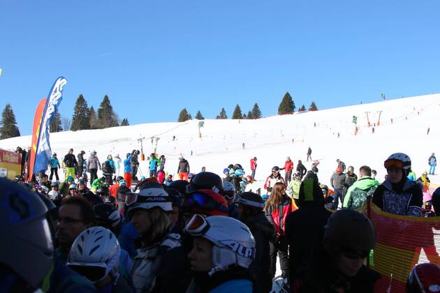 Winter sports on the Feldberg in postcard weather Thousands of skiers ...