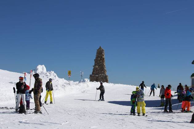 Winter sports on the Feldberg in postcard weather Thousands of skiers ...