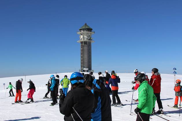 Winter sports on the Feldberg in postcard weather Thousands of skiers ...