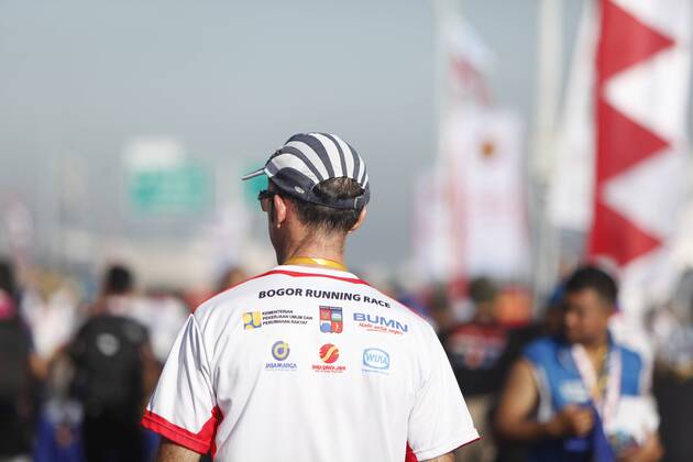 Indonesia: Running race on the highway Runner from the English country ...