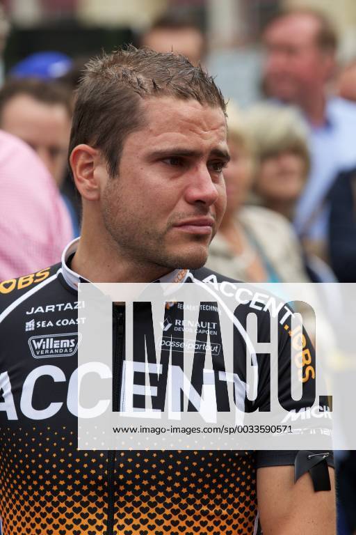 - ROESELARE, BELGIUM: Jerome Gilbert cries at the start of the GP Jean ...
