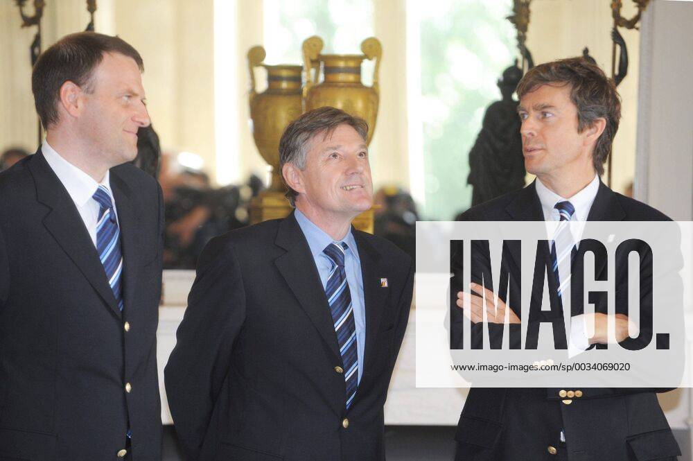 - BRUSSELS, BELGIUM: (L-R) BOIC-COIB delegation leader Philippe Rogge ...