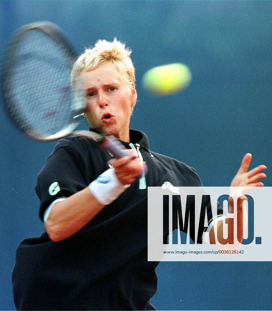 BRU040-12MAY99-ANTWERP, BELGIUM: Belgium s Els Callens in action ...