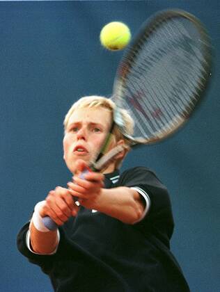 BRU040-12MAY99-ANTWERP, BELGIUM: Belgium s Els Callens in action ...