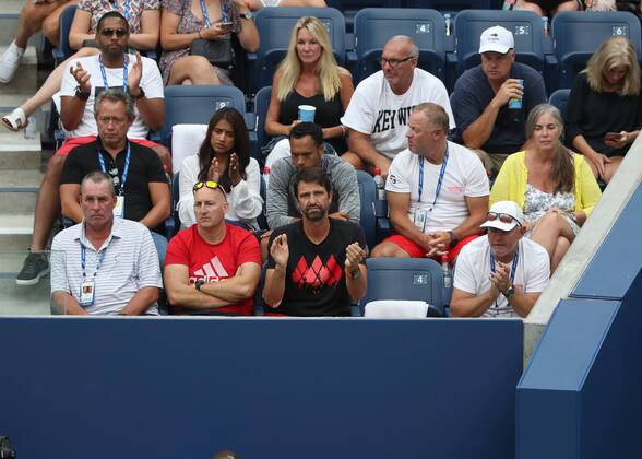 Alexander Zverev team in the players box, L R father Alexander, fitness ...