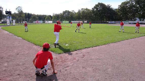 BAU 15 03 2018 Stuttgart Baseball Stuttgart Reds coach Ulli