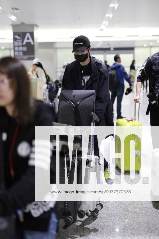 Ning of Invictus Gaming, winning the League of Legends World 2018 ...