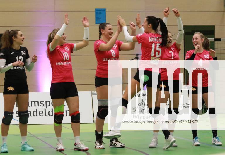 v.l.: Maria Melczer, Rebecca Seifert, Regina Nganaba, Lisa Schöttler ...