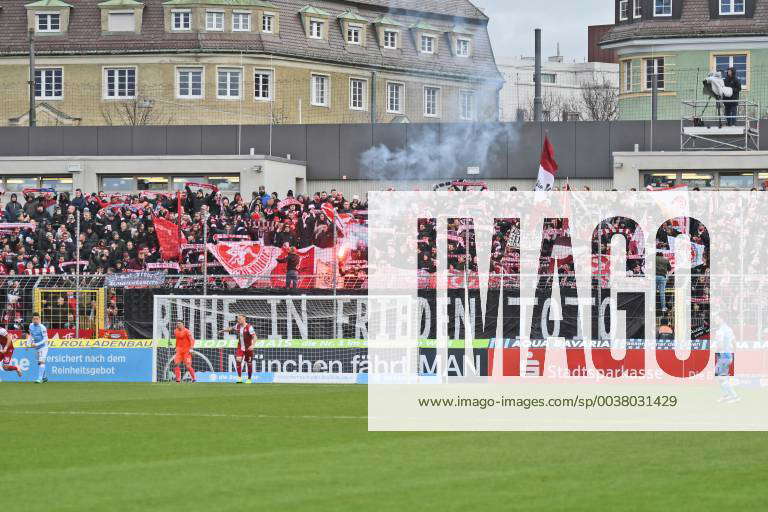 Fans of FC Kaiserslautern to finish a pyro flare TSV 1860 Munich vs. 1 ...