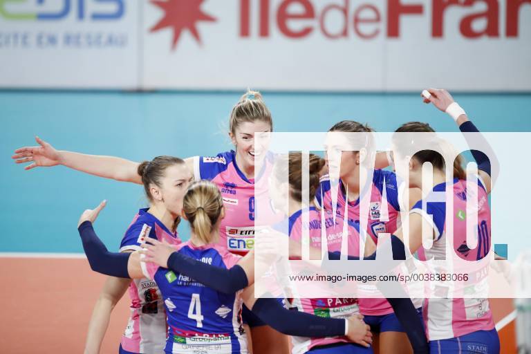 Taylor COOK and team of Paris Saint Cloud VOLLEYBALL : Paris Saint ...