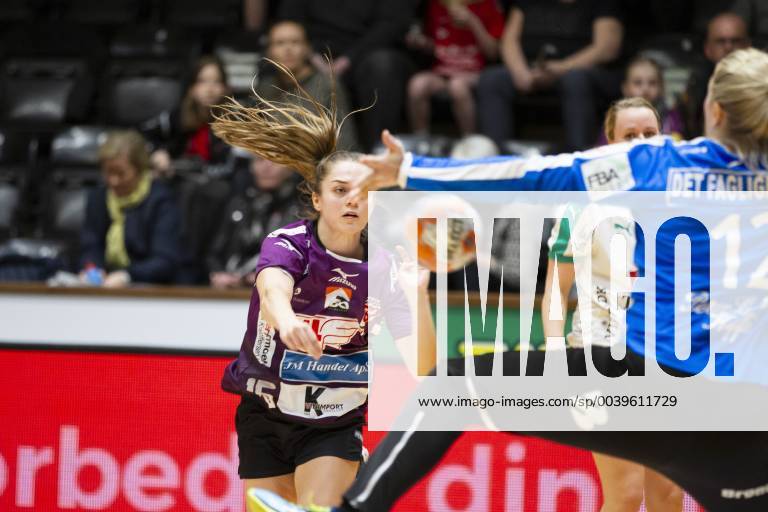 Emma Friis 15 Herning Ikast Handball during HTH Ligaens playoffs match ...