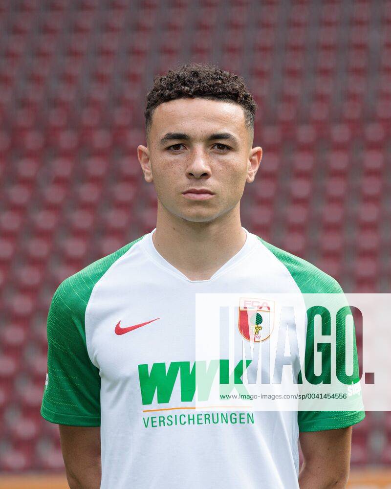 Ruben Vargas FC Augsburg 1907 1 BL, portrait date