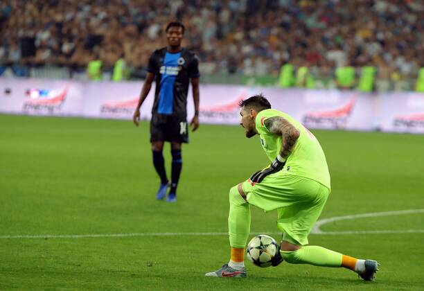 Goalkeeper Denys Boiko of FC Dynamo Kyiv is on guard during the ...