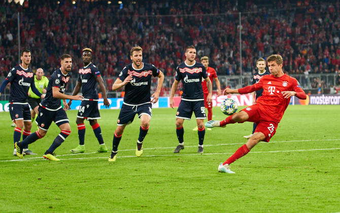 Thomas MUELLER, MÜLLER, FCB 25 scores, shoots goal for 3-0 FC BAYERN ...