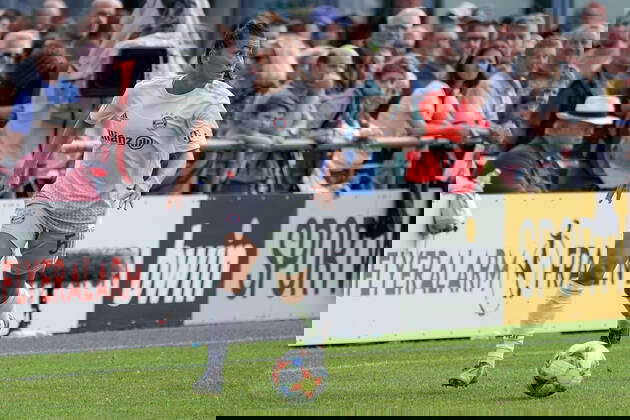 Alexandra Lowe Riley Ali Riley, FCB, 5, am Ball, Freisteller ...