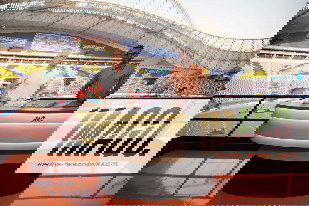 191001 TV presenter Andre Pops and athletics expert Alhaji Jeng pose in ...