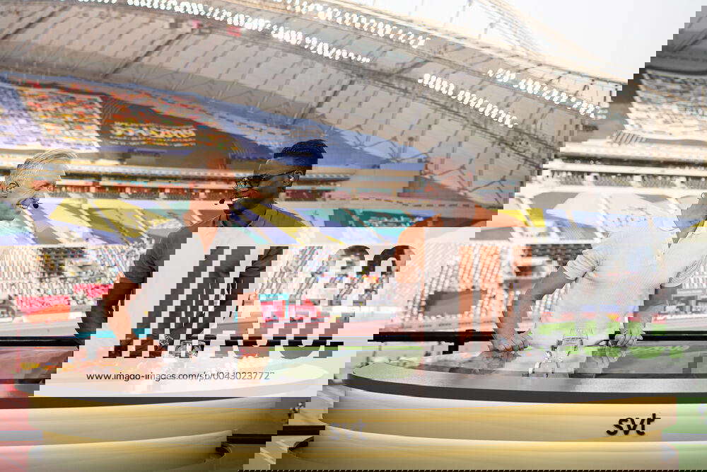 191001 TV presenter Andre Pops and athletics expert Alhaji Jeng pose in ...