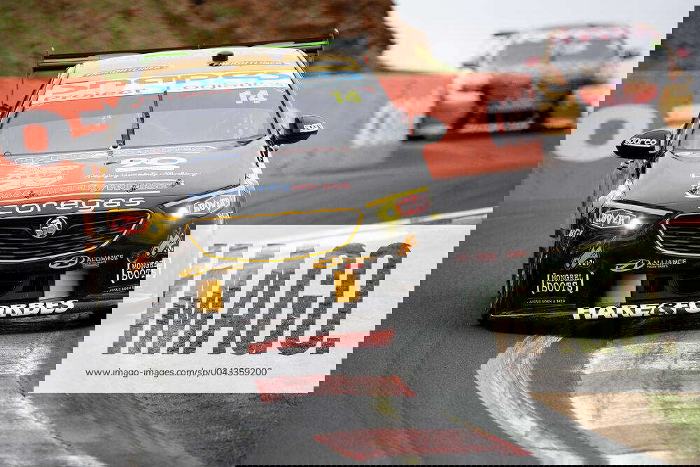 BATHURST 1000, Tim Slade in the Freightliner Alliance Racing Holden and ...