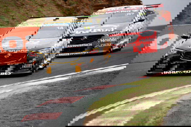 BATHURST 1000, Tim Slade in the Freightliner Alliance Racing Holden and ...