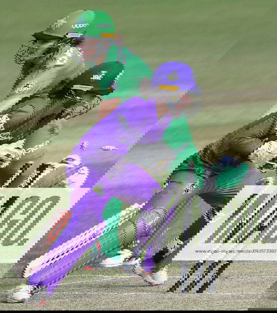 CRICKET WBBL STARS HURRICANES, Emily Smith of the Hurricanes runs out ...