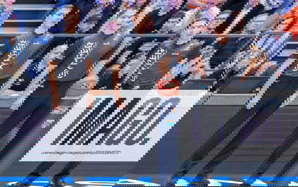 Referee, referees v li Armin Mutapcic, Carsten Straube, Enrico Streit ...