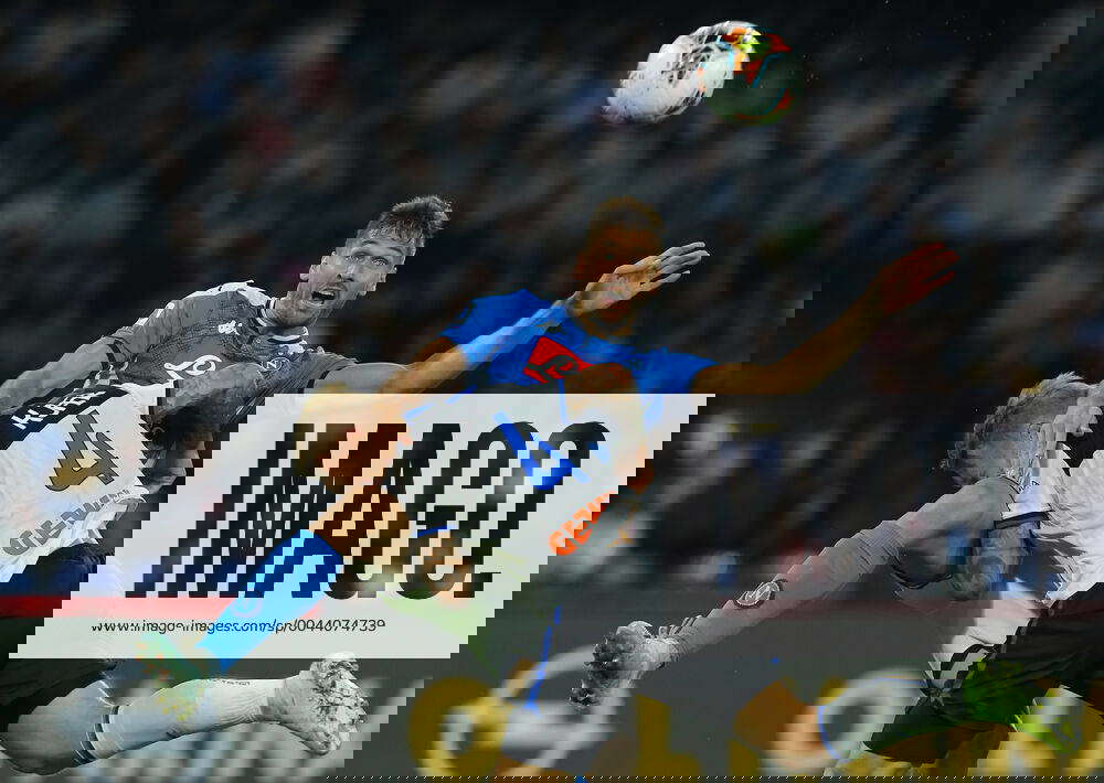 Napoli s Spanish forward Fernando Llorente R fights for the ball with ...