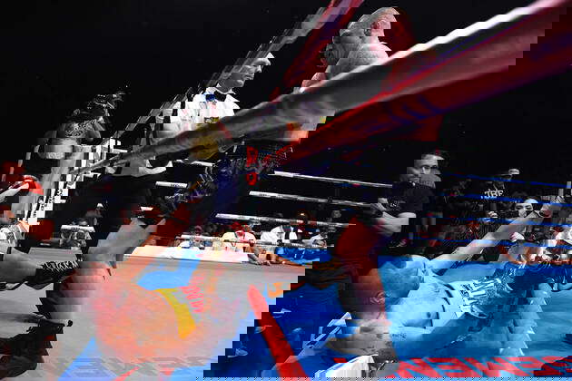 BOXING MUNDINE PARR, The Worlds Collied fight between Anthony Mundine ...