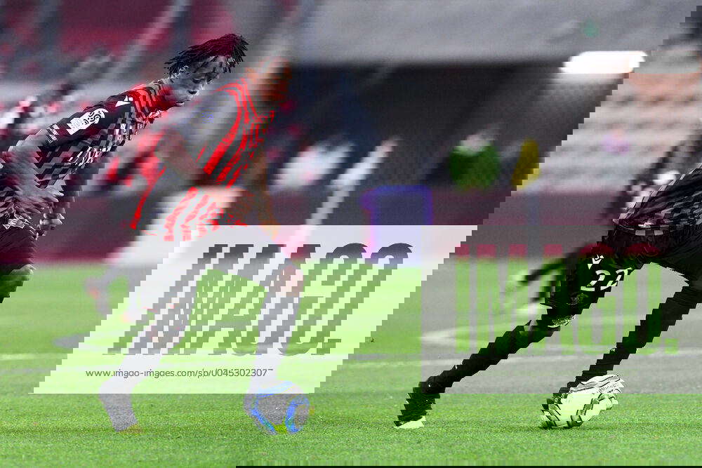 22 ARNAUD LUSAMBA (NICE) FOOTBALL : Nice vs Angers - Ligue 1 Conforama ...