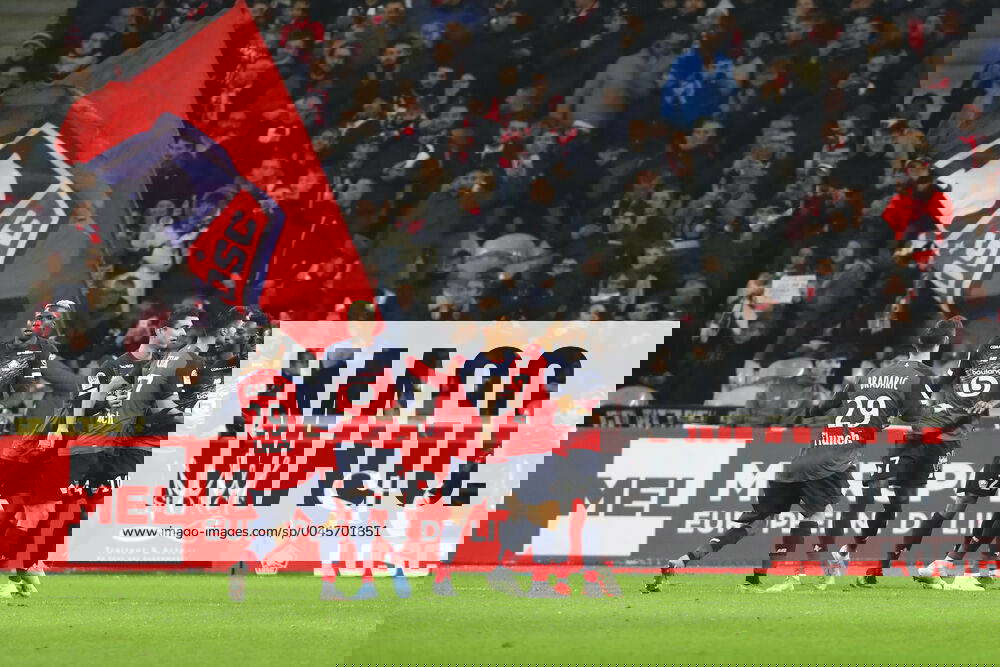 joie Jonathan Ikone (LOSC) avec Benjamin Andre (LOSC) Zeki Celik (LOSC ...