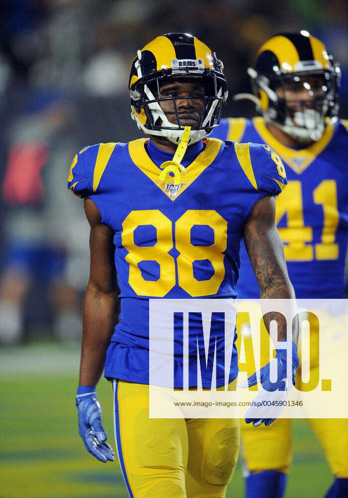 LOS ANGELES, CA - DECEMBER 08: Los Angeles Rams wide receiver Mike ...