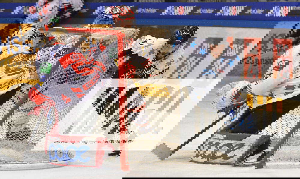 right Nick Huard 40, Dresden corners goalie Bastian Kucis Nauheim ...