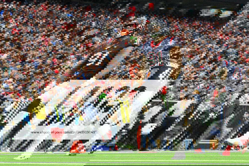 HOUSTON, TX - DECEMBER 29: Houston Texans defensive end Carlos Watkins ...