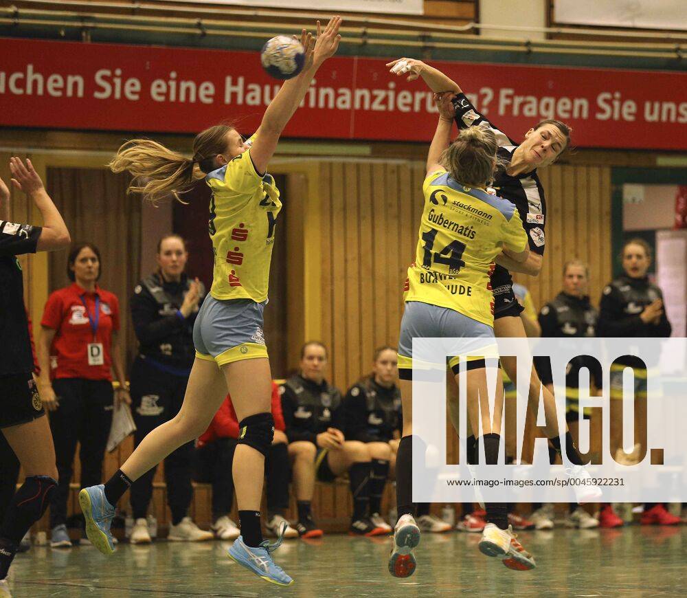 Photo Goal throw by Inger Smits Dortmund against Friederike Gubernatis ...