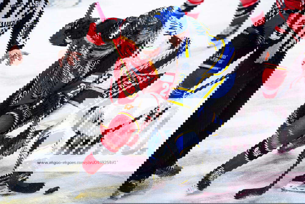 Luleas Juhani Tyrväinen and Leksands Jon Knuts during the ice hockey match in SHL between Lulea and