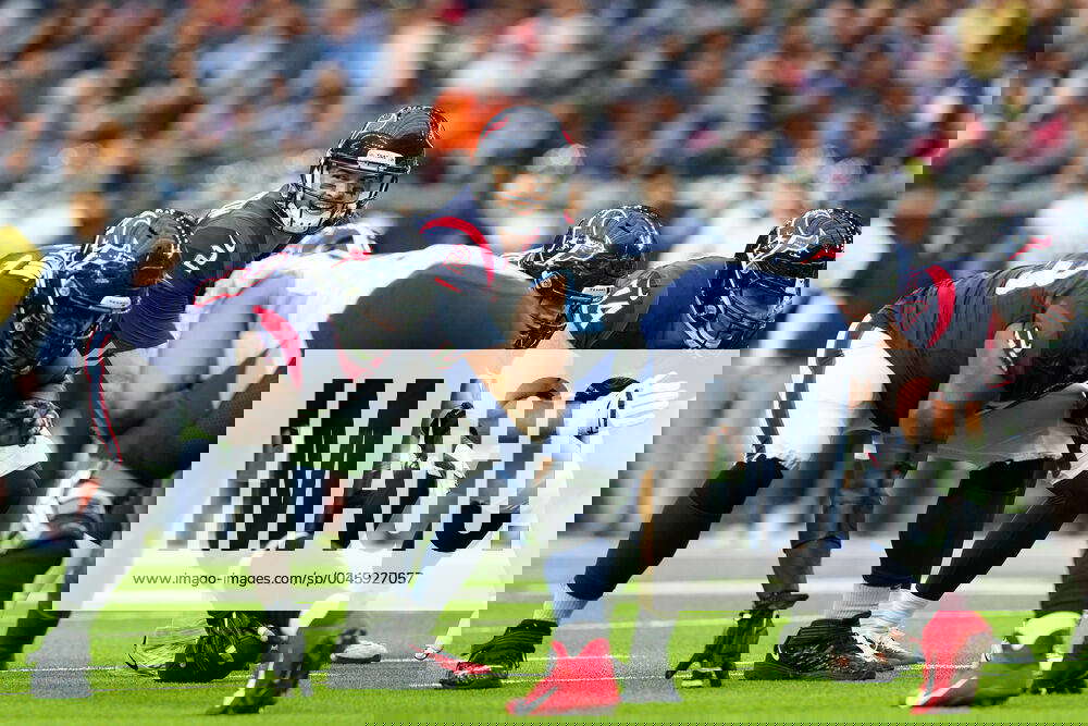 HOUSTON, TX - DECEMBER 29: Houston Texans quarterback AJ McCarron (2 ...