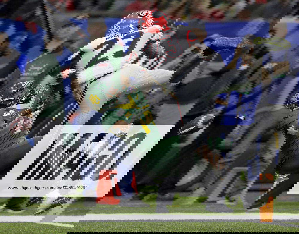 Georgia Bulldogs defensive back Mark Webb (23) interferes with a pass ...