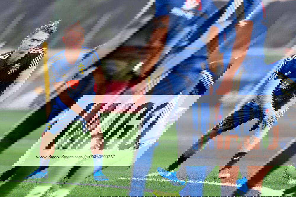 200104 Simon Hedlund during a training session with the Swedish ...