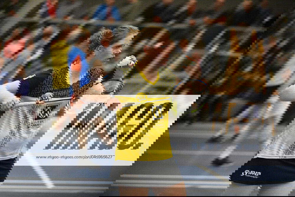 Lisa Kaminski 1 BC Beuel in the first womens doubles, Badminton ...