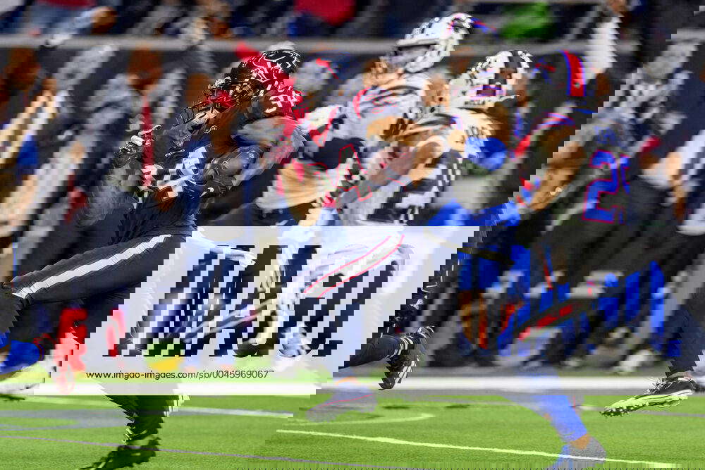 January 4, 2020: Houston Texans running back Taiwan Jones (34) runs to ...