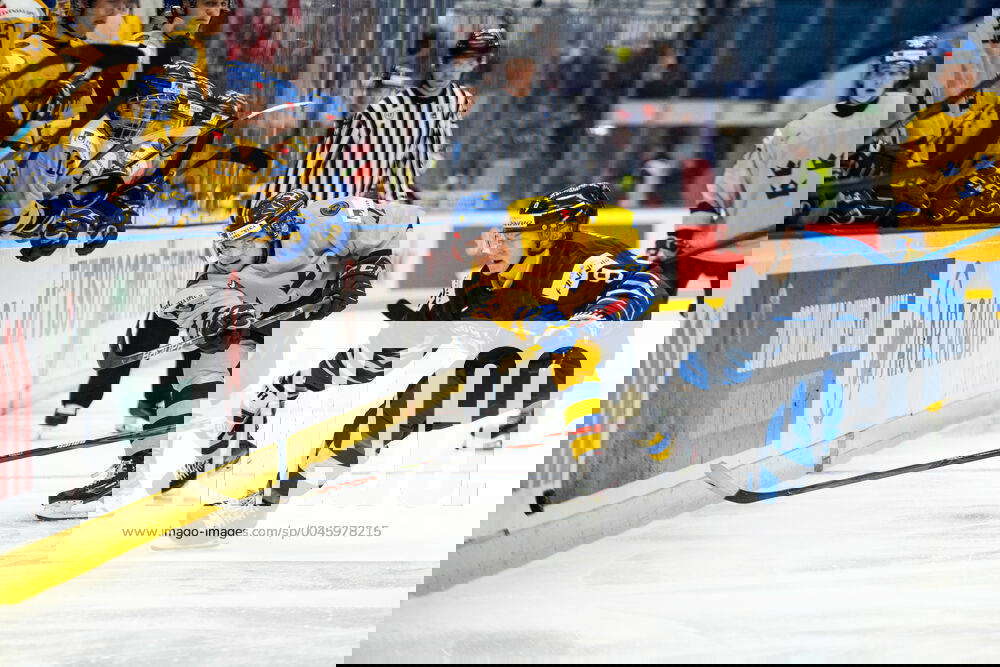 200105 Samuel Fagemo of Sweden during the 2020 IIHF World Junior ...