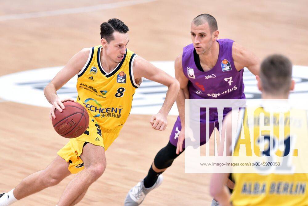 Marcus Eriksson Alba Berlin am Ball and Alex Ruoff BG Goettingen, GER ...