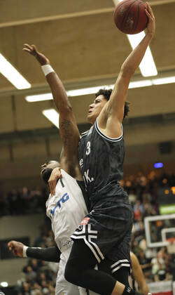 Joshua Obiesie Würzburg throws against Prince Ibeh, left Basketball Men ...