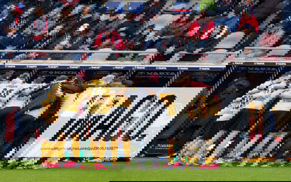 Player circle shortly before kick-off 02 02 2020, Football, GER, 2 ...
