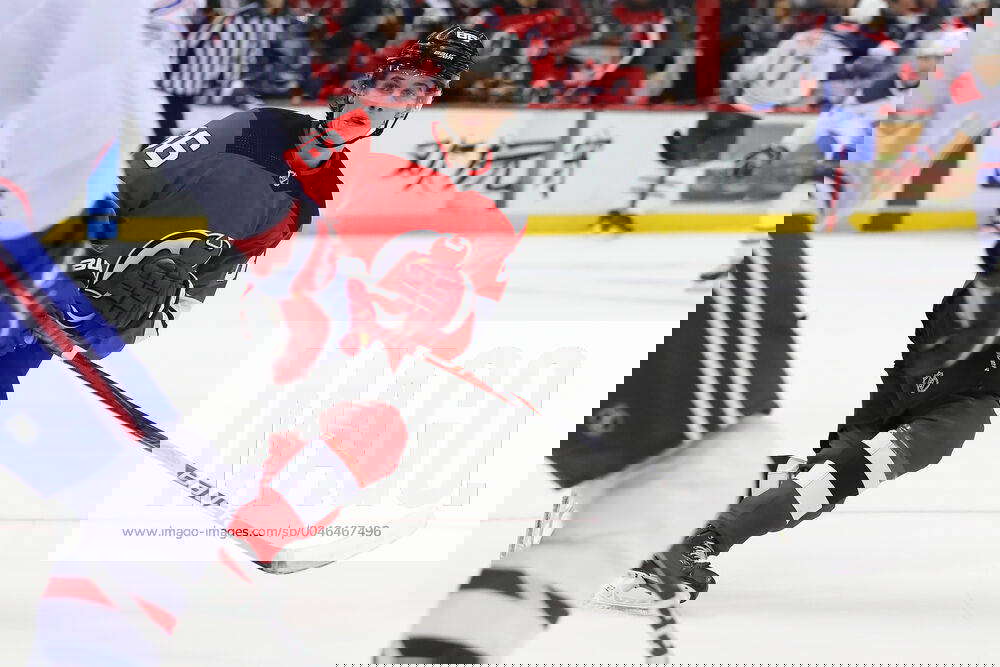 NEWARK, NJ - FEBRUARY 04: New Jersey Devils center Jack Hughes (86 ...