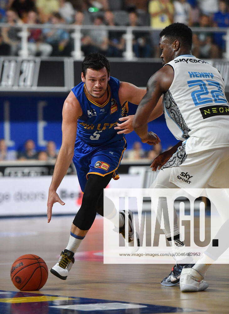 NBL BULLETS BREAKERS, Jason Cadee of the Bullets takes on Sek Henry of ...