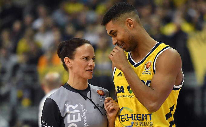 Referees Anne Panther and Kenneth Ogbe ALBA, at an entertainment ALBA ...