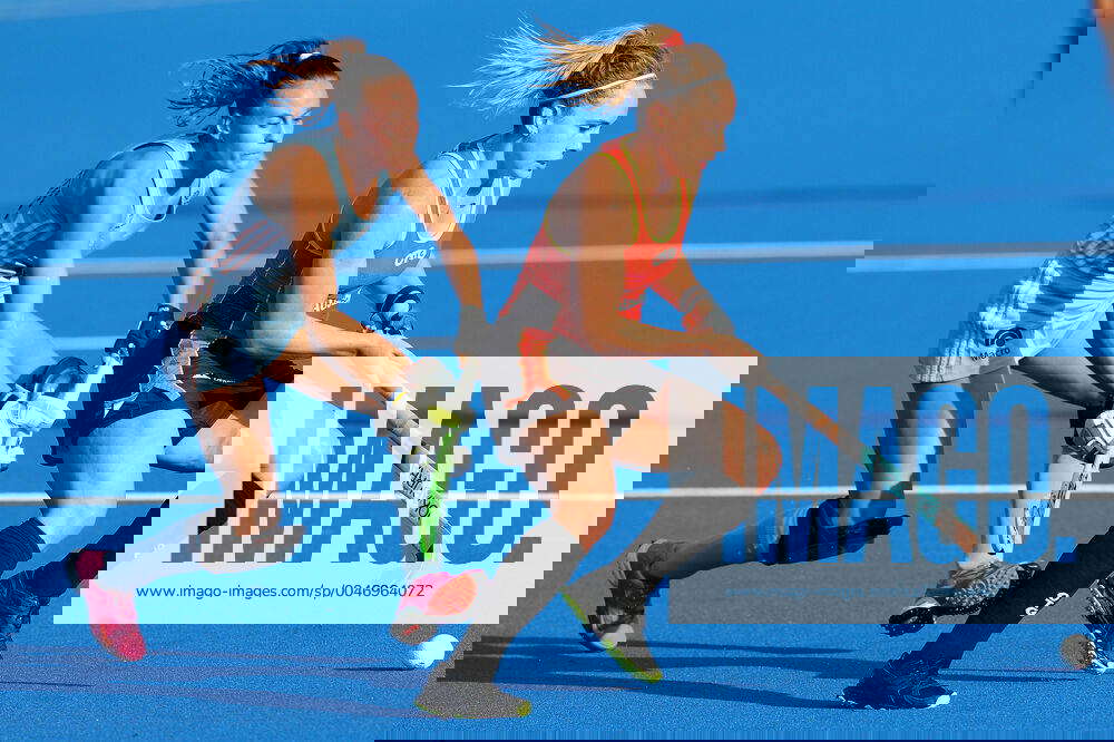 HOCKEY HOCKEYROOS ARGENTINA, Kate Jenner of the Hockeyroos and Eugenia ...